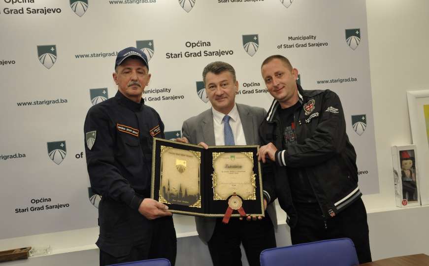Hadžibajrić uručio zahvalnicu DVD "Vratnik" koje djeluje već 85 godina ...