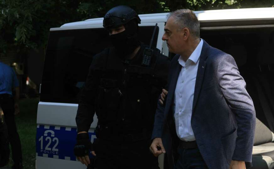 Lider SDS-a Milan Miličević i ostali sprovedeni u Tužilaštvo RS - Radiosarajevo.ba