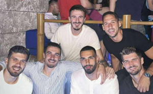Zmajevi se opustili u noćnom provodu: Flaše na stolu podijelile javnost