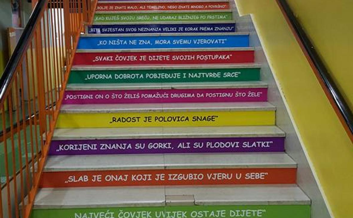 Direktor OŠ 'Fatima Gunić': Maštovito stepenište je djelo nastavnika i ...