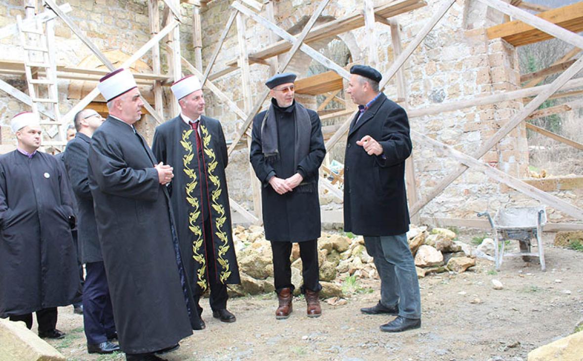 Reis Kavazović u Foči: Dobro napreduje obnova Aladža džamije (FOTO ... Reis Kavazović u Foči: Dobro napreduje obnova Aladža džamije (FOTO ...