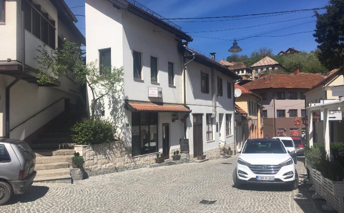 FOTO: Iznad Tešnja sunce sija - proljetni dan u gradiću među brdima ...