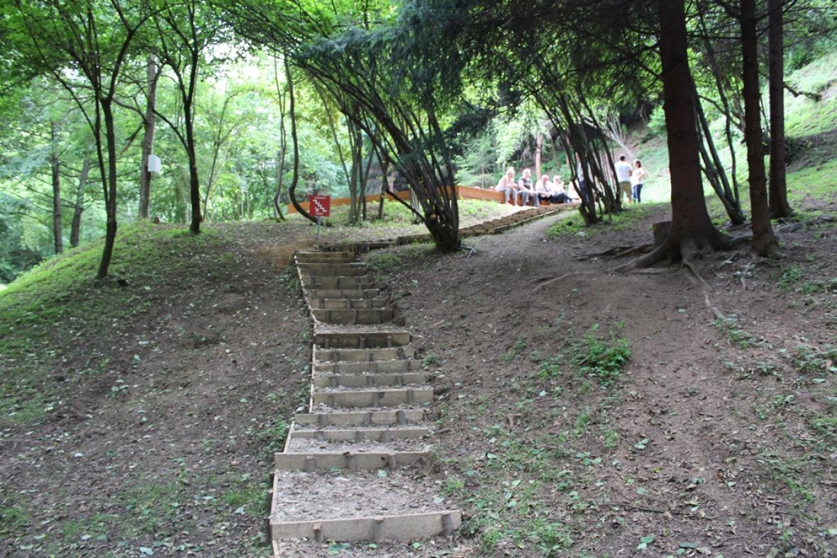 Visoko /Otvoren turističko-arheološki park u blizini visočkih piramida ...