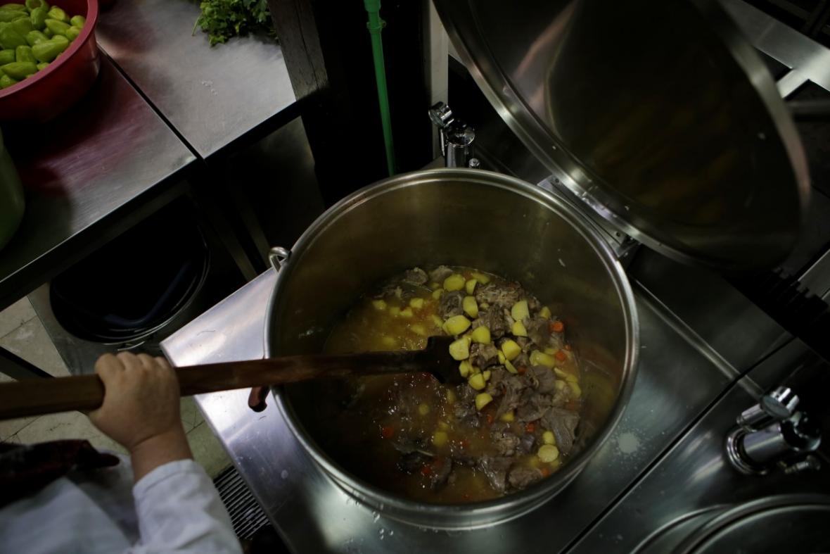 BiH /Tetka Zilha: Mislila sam da će Narodna kuhinja prestati s radom završetkom rata / Radio ...