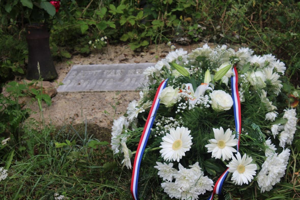 8. juli 1995. /Komemoracija za holandskog vojnika koji je život izgubio ...