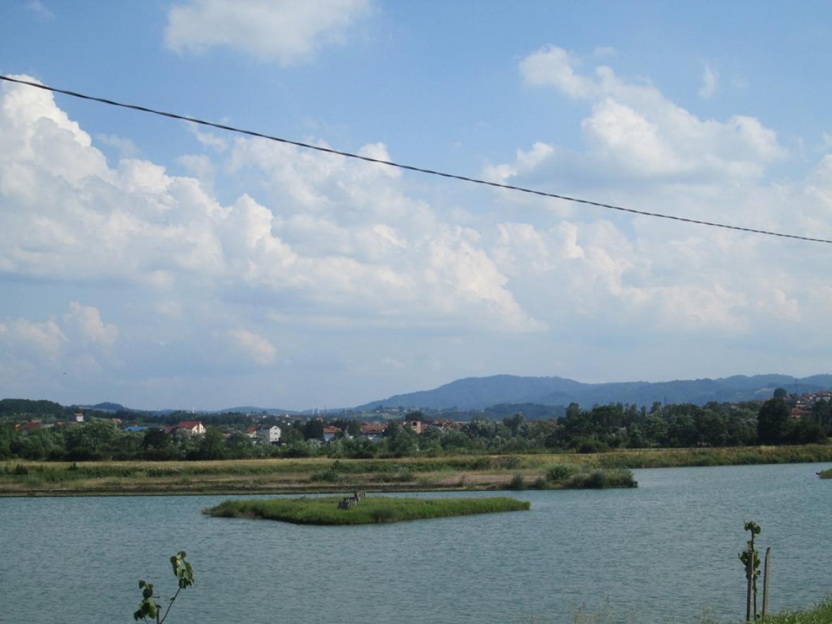 Jelah /Jezero Jelen idealan je izbor za porodični izlet, ali i za ...