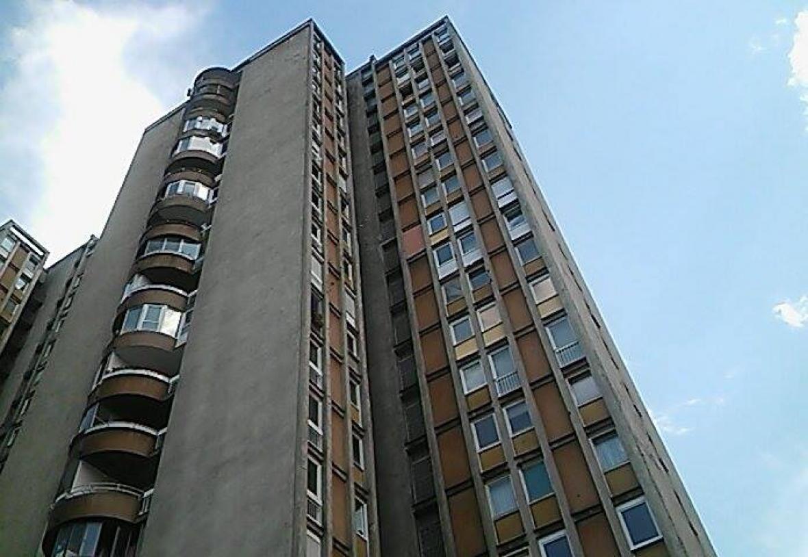 Pofalići /Sarajevski vatrogasci spasili ženu koja je pokušala skočiti s ...