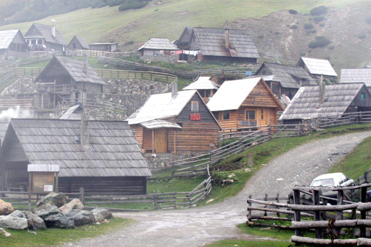 Planinski biser /Prokoško jezero ove godine posjetilo 15.000 turista ...