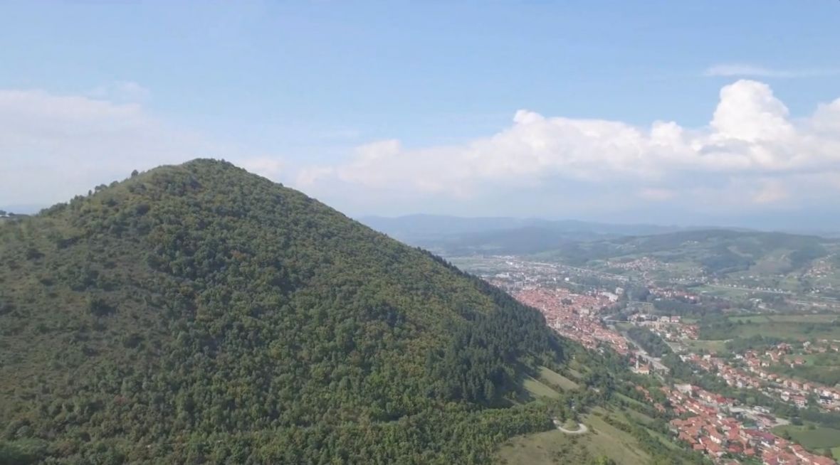 Visoko /Pogledajte fascinantnu Bosansku dolinu piramida snimljenu ...