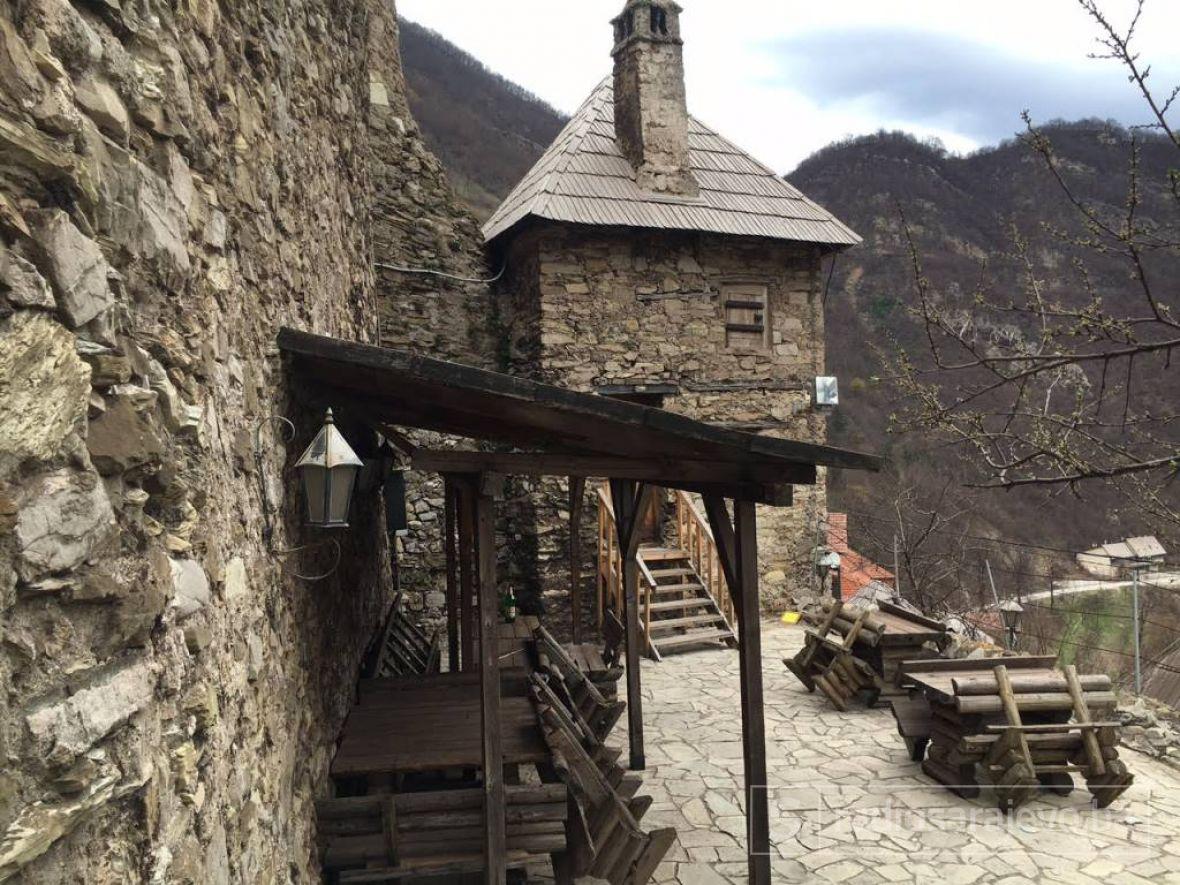 Historijsko blago /Stari grad Vranduk, vjerni čuvar ulaza u srednju ...