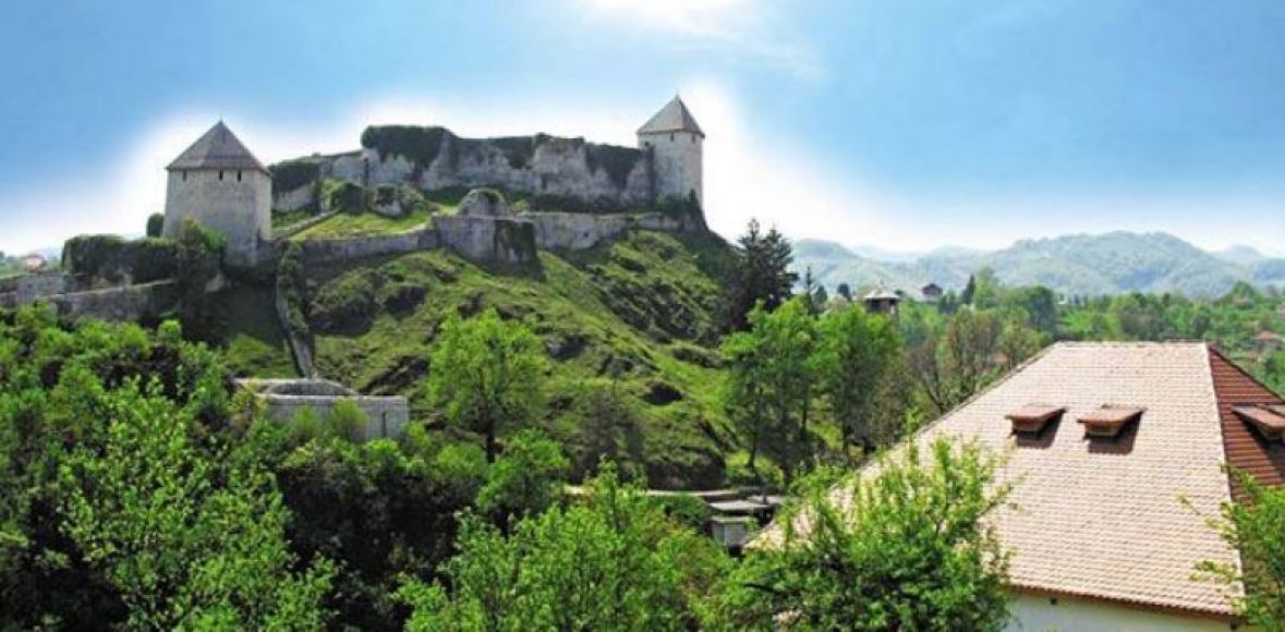 Stari grad /Tešanjska ljepotica jedna od najstarijih tvrđava u BiH ...