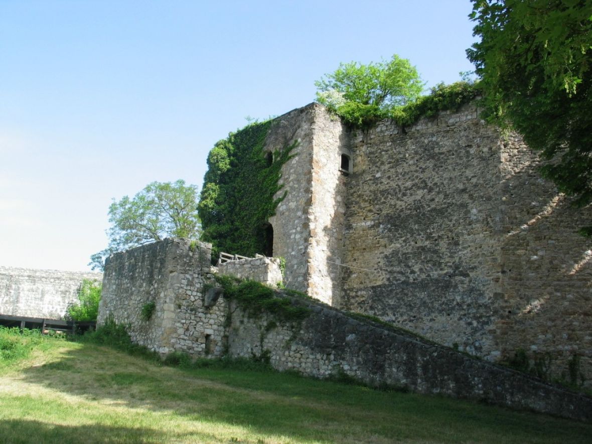 Cazin /Od antike do raskoši: Ostrožac je jedna od najočuvanijih utvrda ...