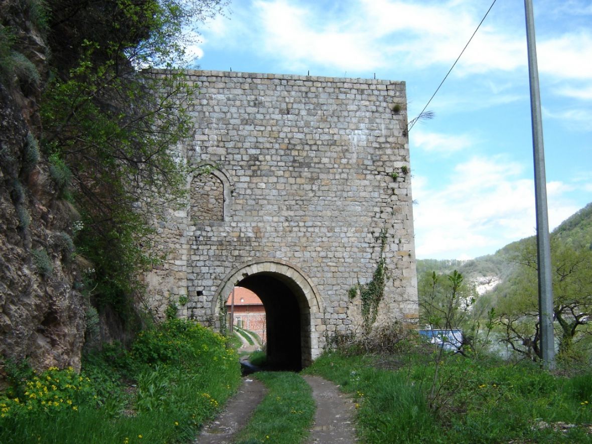 Zvornik /Legenda kaže: Jednu od najvećih srednjovjekovnih utvrda u BiH ...