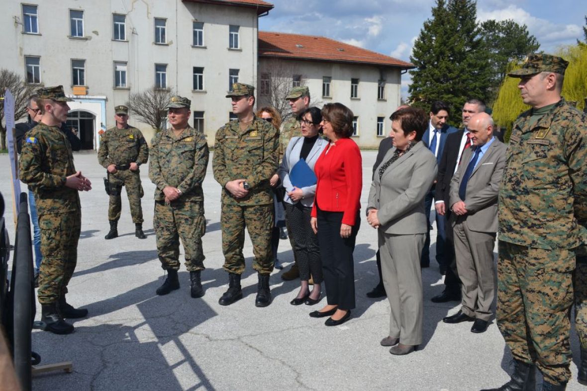 Rajlovac /Vojska BiH bogatija za 24 Humveeja: Donacija SAD-a vrijedna 3 ...