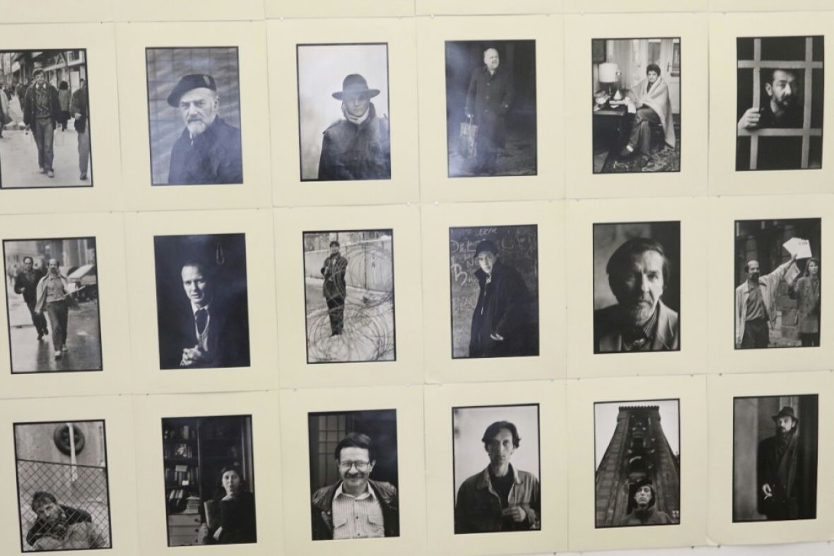 U Umjetničkoj galeriji /Sarajevo – Strašni grad, Strašni pisci, Strašni ...