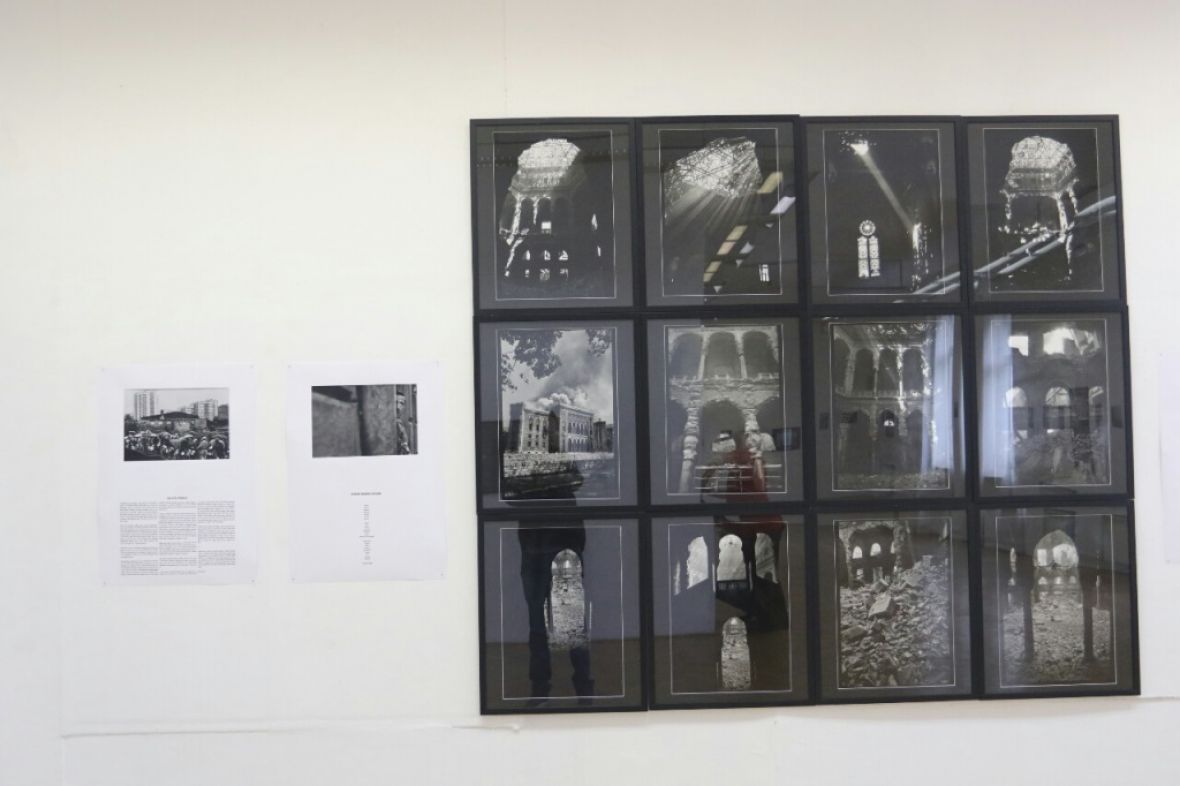 U Umjetničkoj galeriji /Sarajevo – Strašni grad, Strašni pisci, Strašni ...