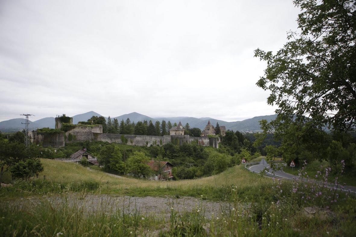 Cazin /Stari grad Ostrožac "digli iz mrtvih": Sve češća vjenčanja na ...