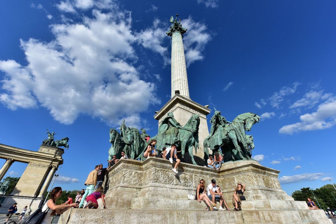 Pariz Istoka /Budimpešta, grad na lijepom plavom Dunavu koji ...