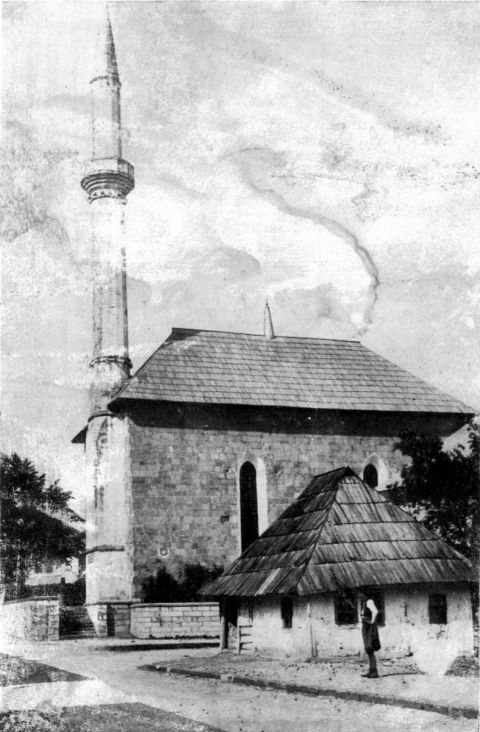Fethija, jedna od rijetkih gotičkih džamija u BiH, nekada je bila crkva ...