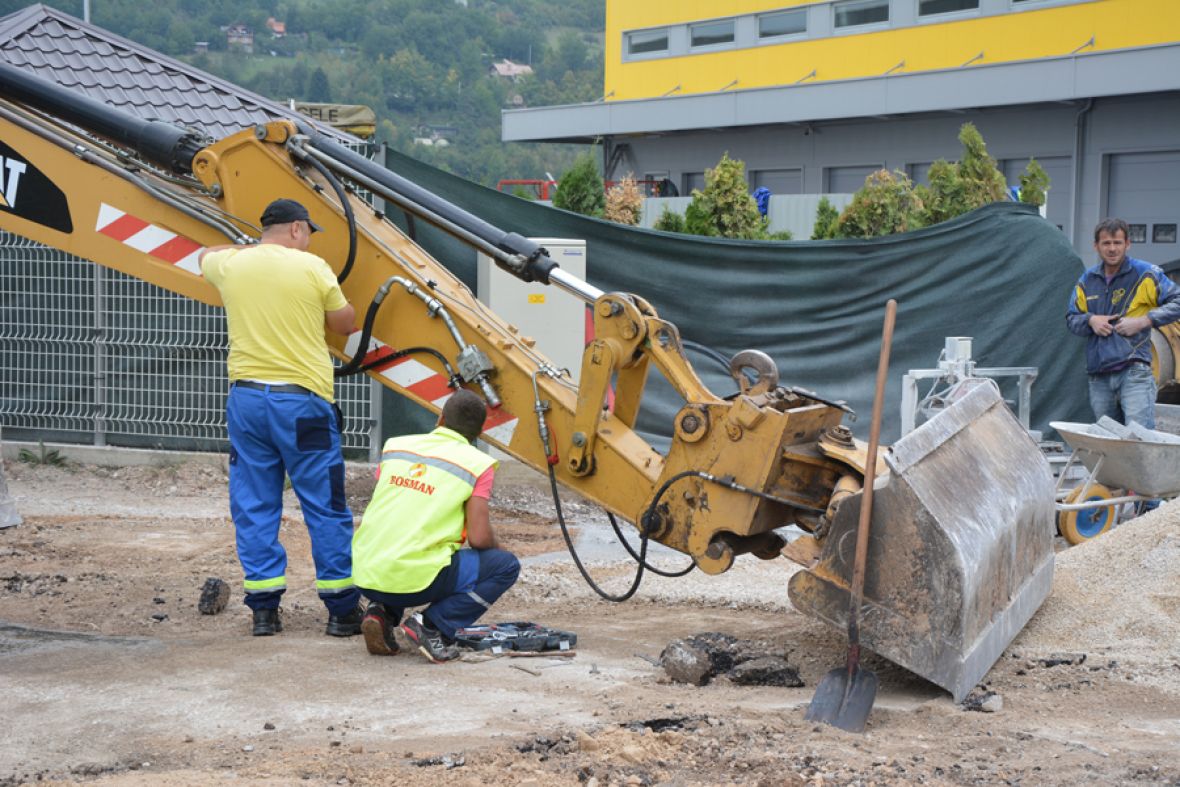 KS /Rajlovac: Nova saobraćajnica za firme u industrijskoj zoni / Radio ...