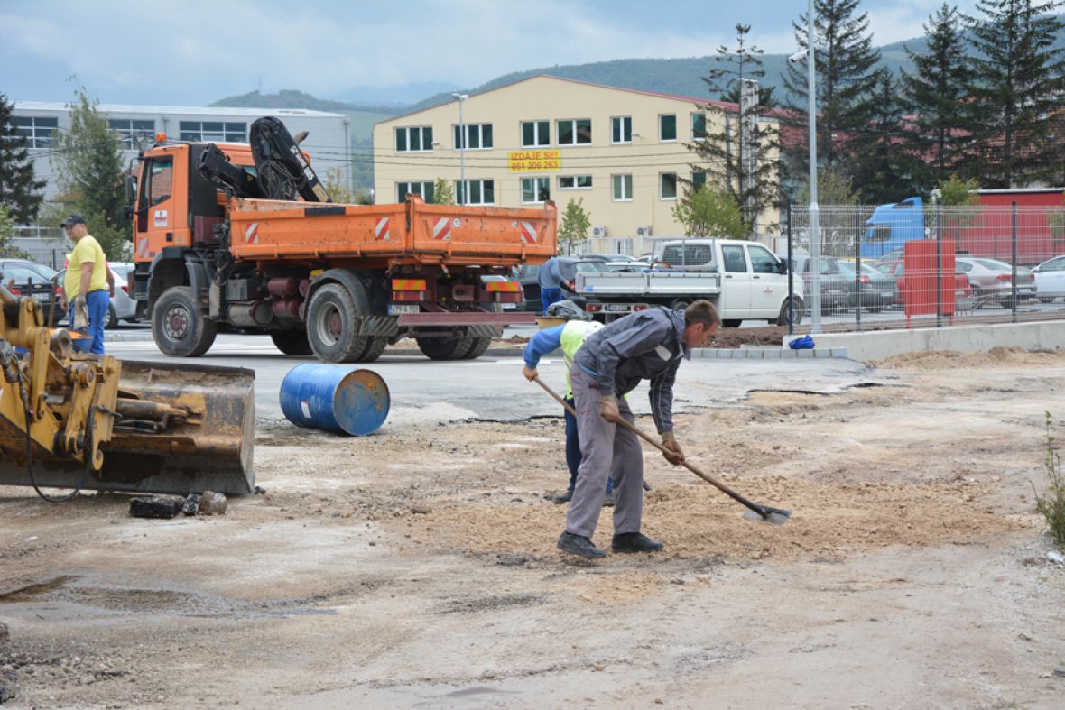 KS /Rajlovac: Nova saobraćajnica za firme u industrijskoj zoni / Radio ...