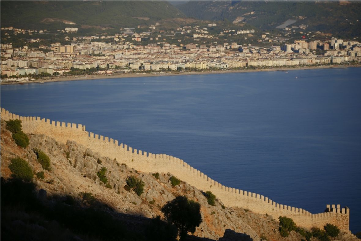 Turistička atrakcija /Alanja: Grad četiri sunčana godišnja doba / Radio ...