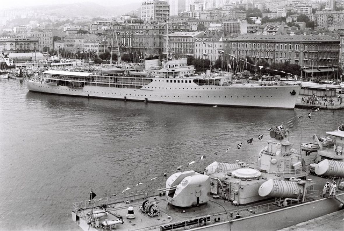 Restauracija /New York Times: Titov "Galeb" ugostio i Elisabeth Taylor ...