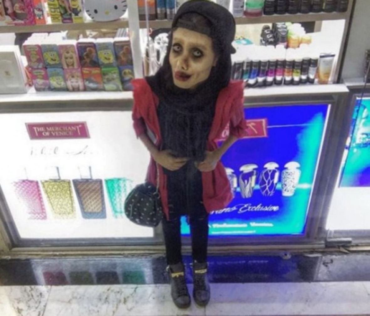 Sarah Tabar željela izgledati kao Angelina i upropastila lice estetskim ...