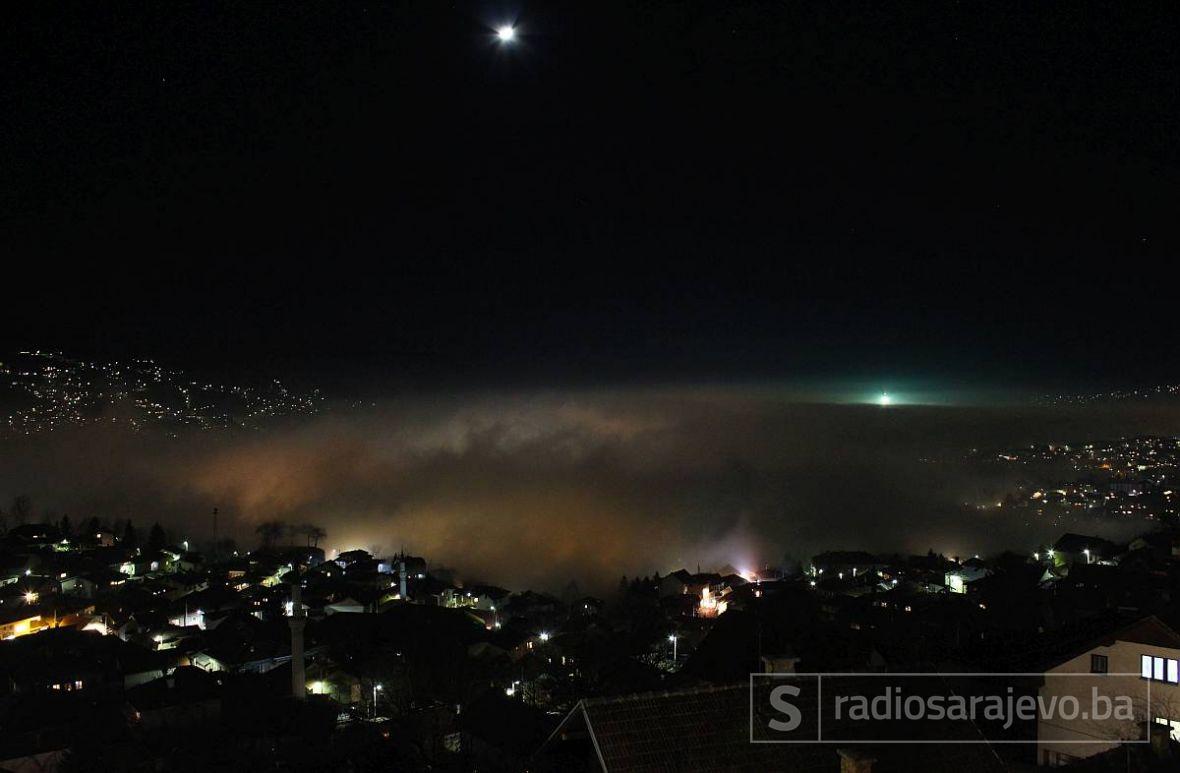 Zagađenje /Gusta magla prekrila Sarajevo, zrak vrlo zagađen / Radio ...