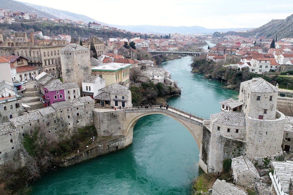 Mostar /Stari most iz zraka: Turisti i tokom zime uživaju u ljepotama ...