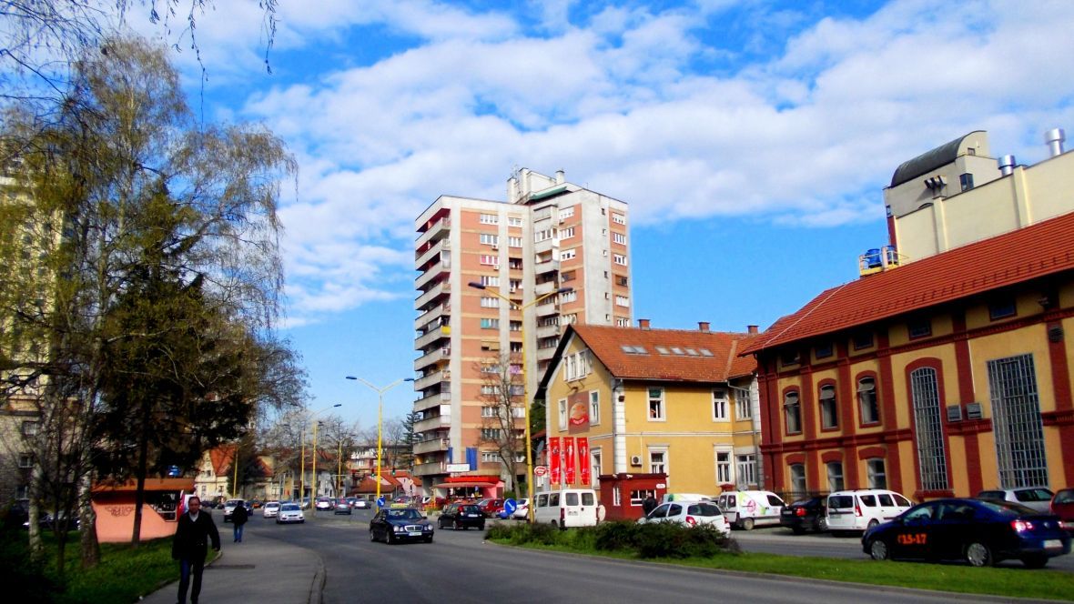 TK /Tuzla: Maloljetnica pokušala izvršiti samoubistvo / Radio Sarajevo