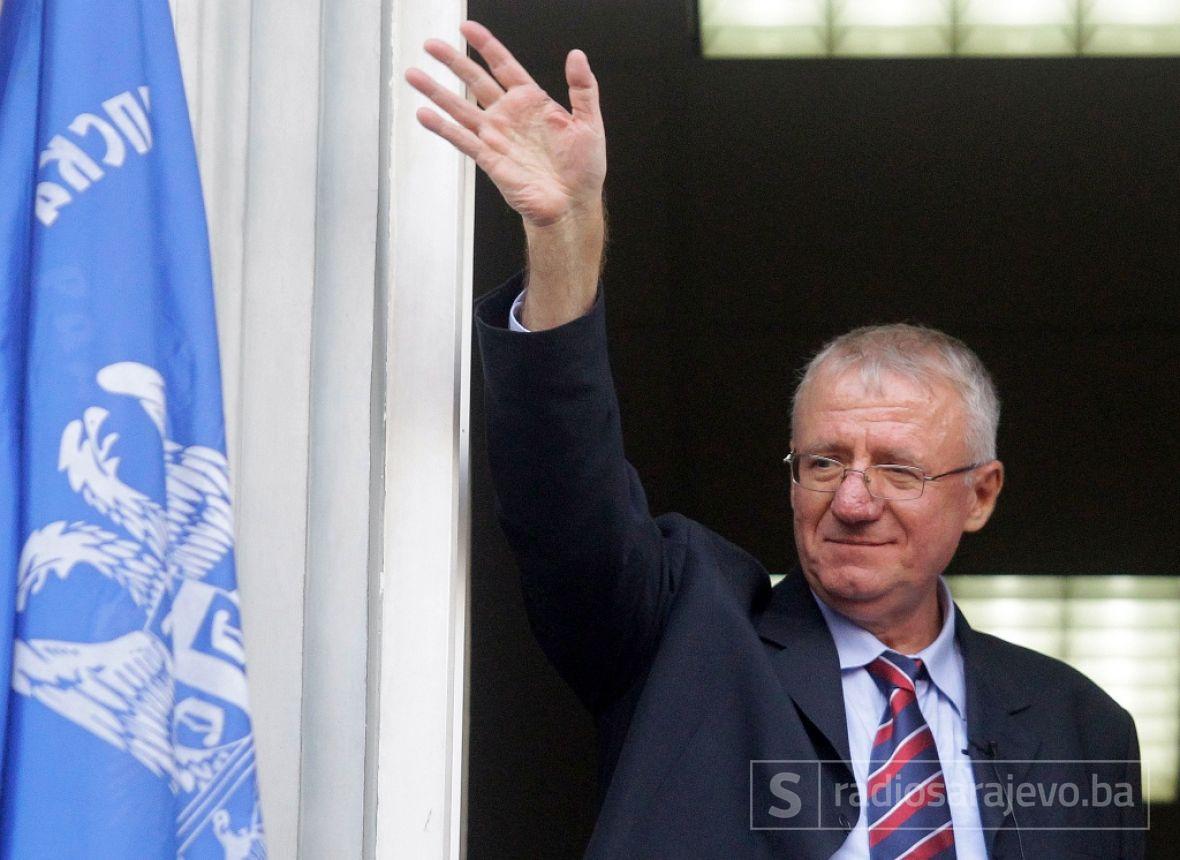 Srbija /Vojislav Šešelj hitno operiran / Radio Sarajevo
