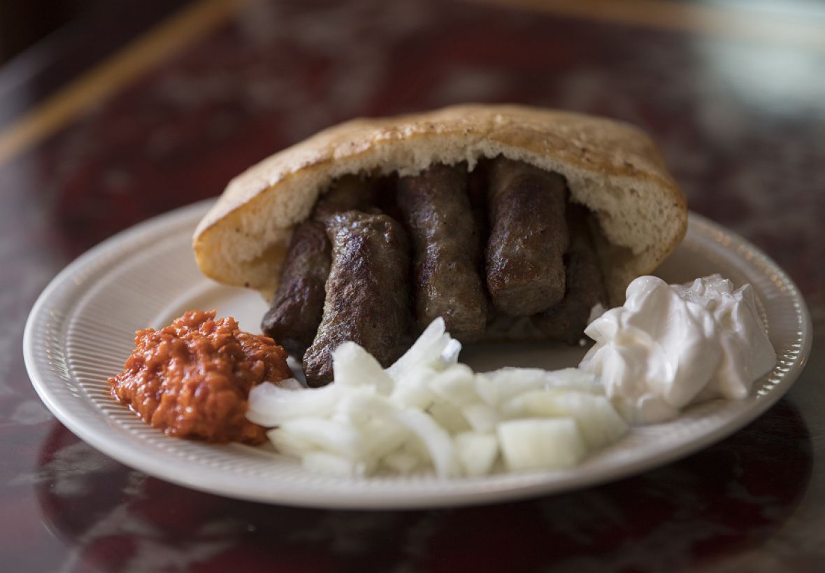 Reportaža /Bosanski restoran oduševljava stanovnike Vancouvera / Radio ...