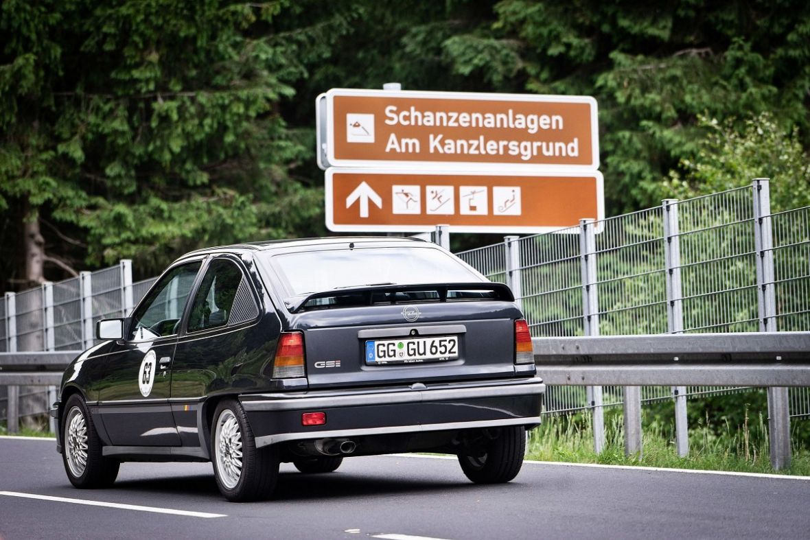 Vremeplov /Opel Kadett E GSi: Sportska "suza", automobil bivšeg ...