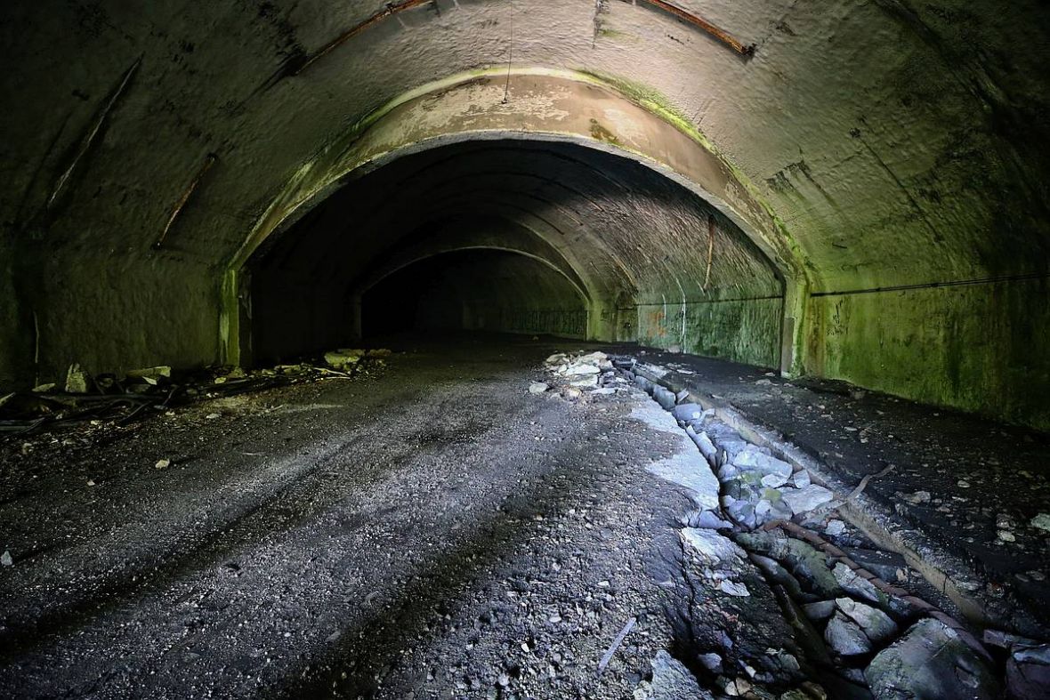 Bihać /Željava: Grandiozno jugoslovensko vojno zdanje prepušteno ...