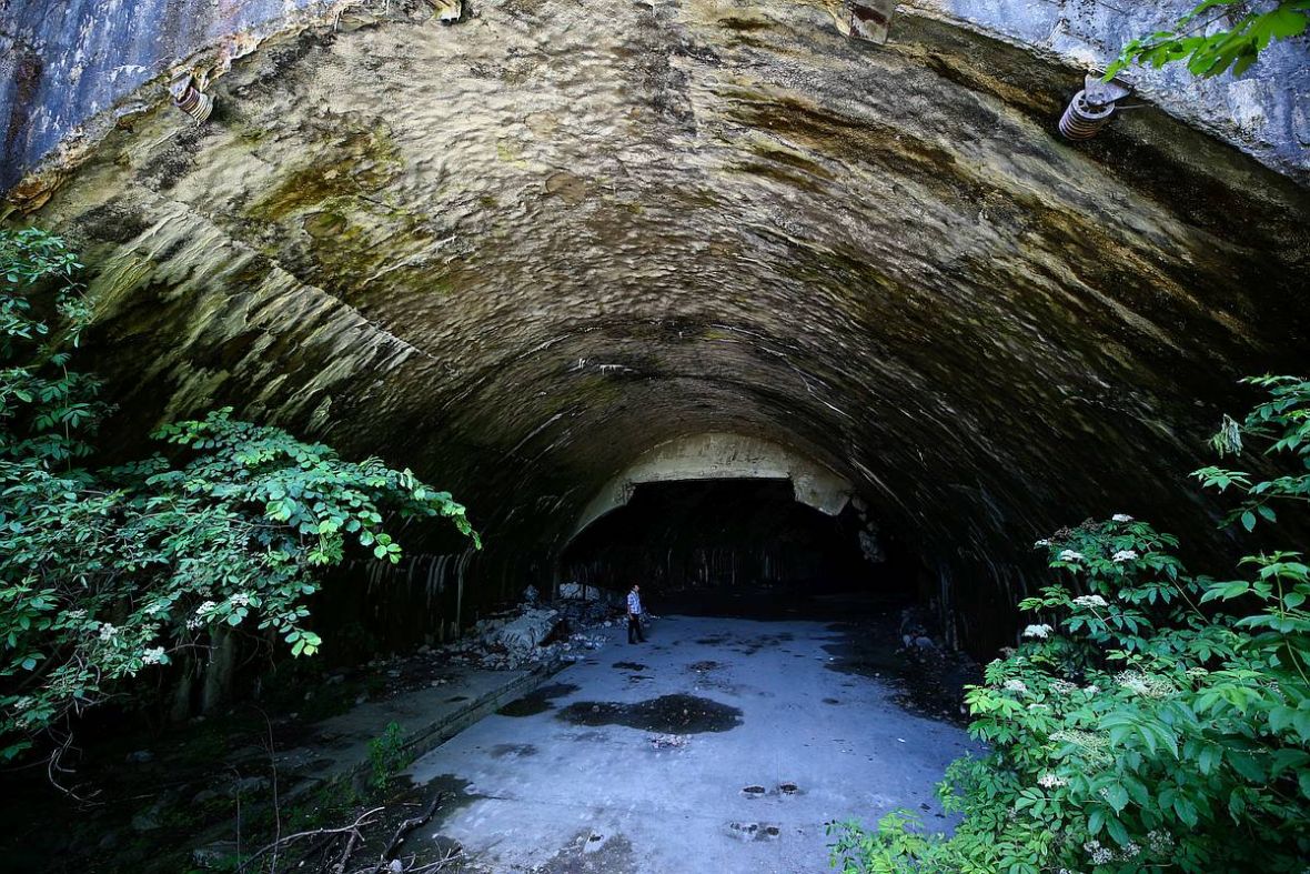 Bihać /Željava: Grandiozno jugoslovensko vojno zdanje prepušteno ...