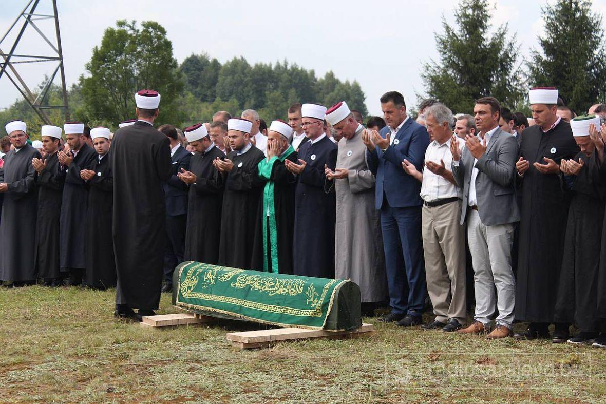 Srebrenica /Ukopana Hatidža Mehmedović: Ostaje nam obaveza da se Majke ...