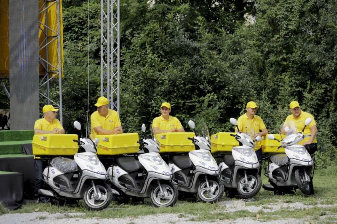 BH Pošta dobila 10 motocikala za bolju uslugu - Radiosarajevo.ba