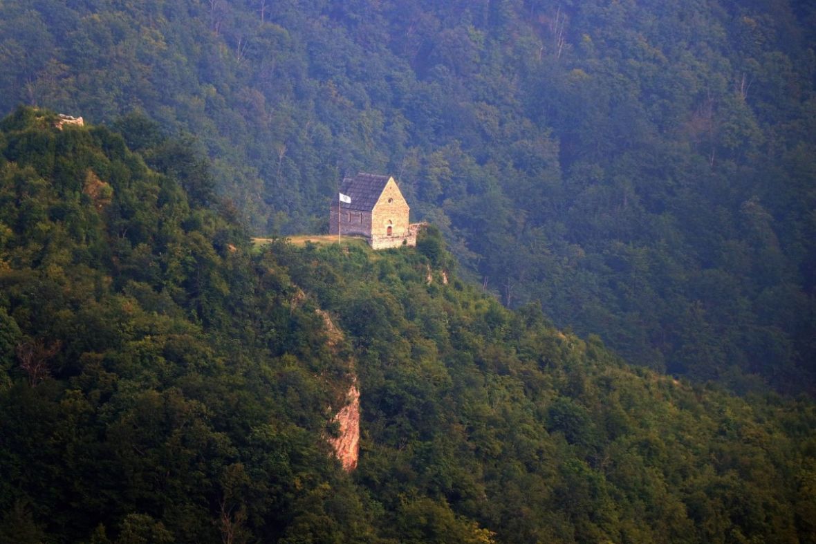 Ljepote BiH /Slavna historija: Kraljevski grad Bobovac privlači turiste ...