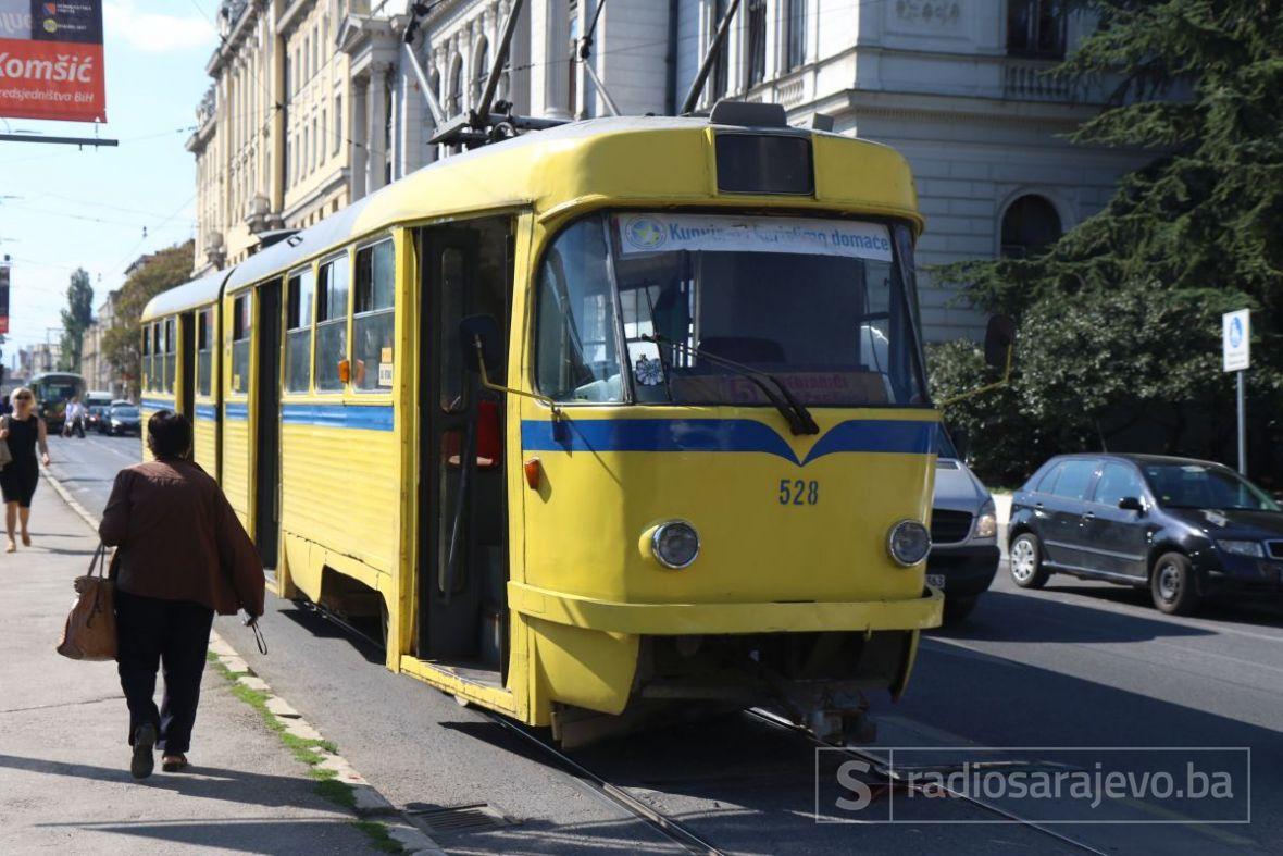 MUP /Novi udes u Sarajevu: Sudarili se tramvaj i automobil kod Čobanije / Radio Sarajevo