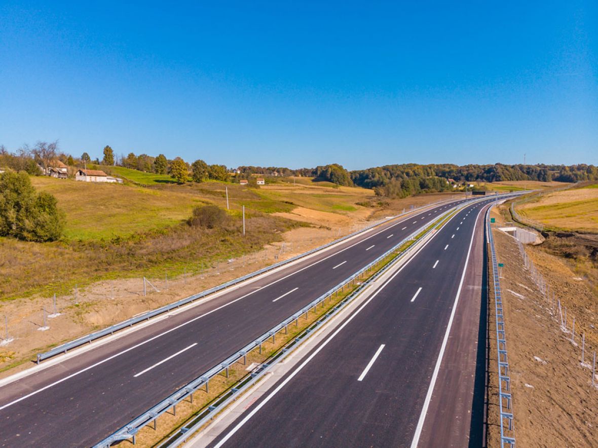 Projekti /Autoput Banja Luka - Doboj u 13 fotografija / Radio Sarajevo