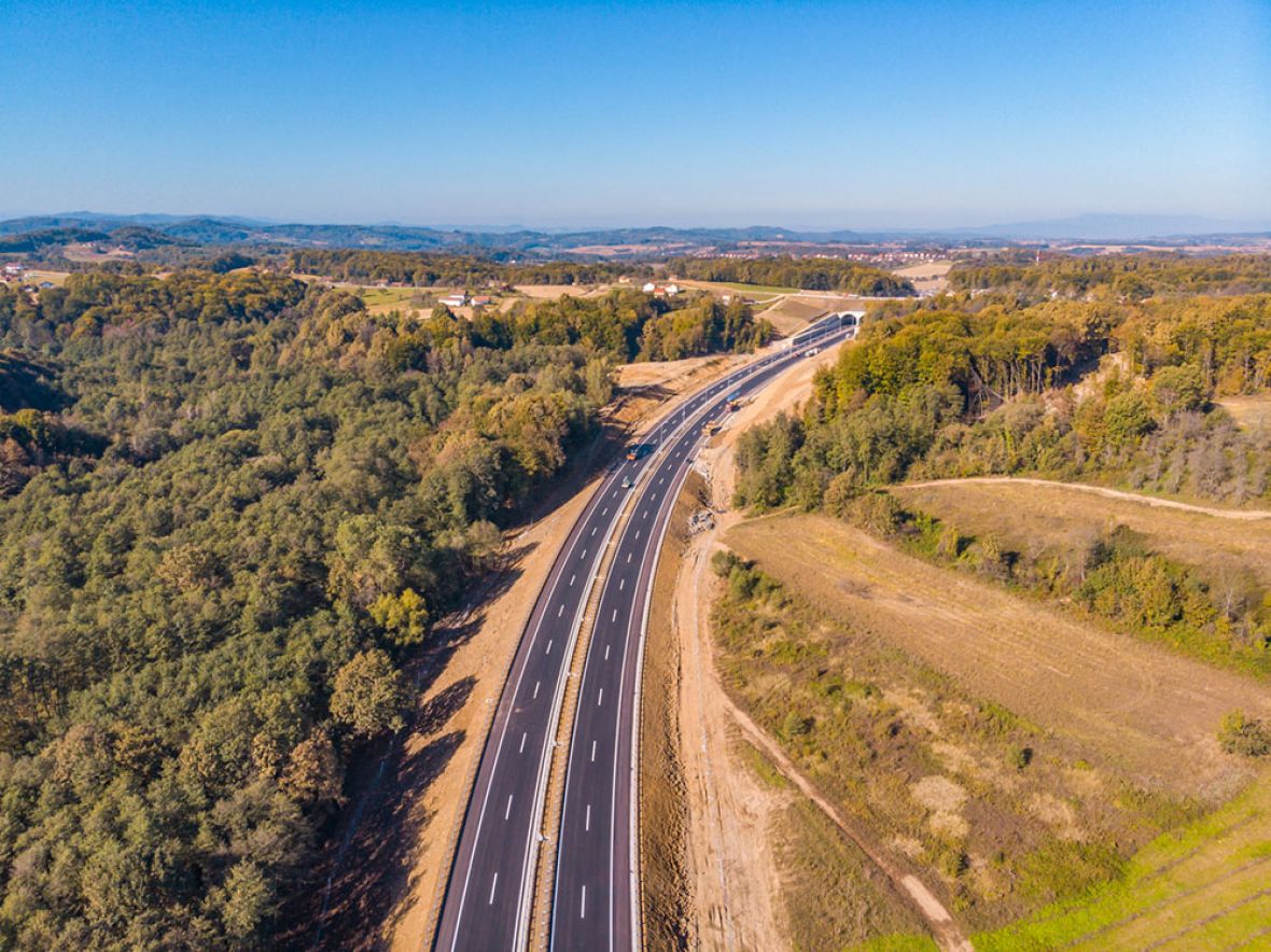 Projekti /Autoput Banja Luka - Doboj u 13 fotografija / Radio Sarajevo