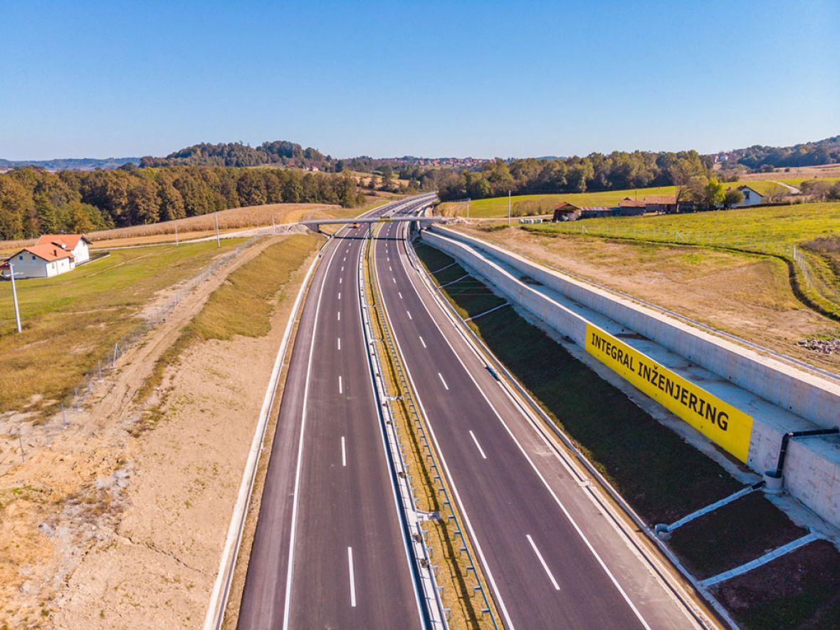 Projekti /Autoput Banja Luka - Doboj u 13 fotografija / Radio Sarajevo