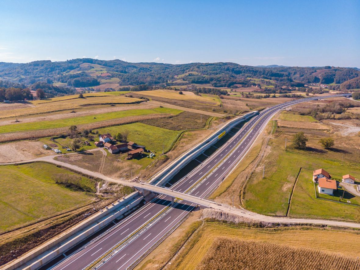 Projekti /Autoput Banja Luka - Doboj u 13 fotografija / Radio Sarajevo
