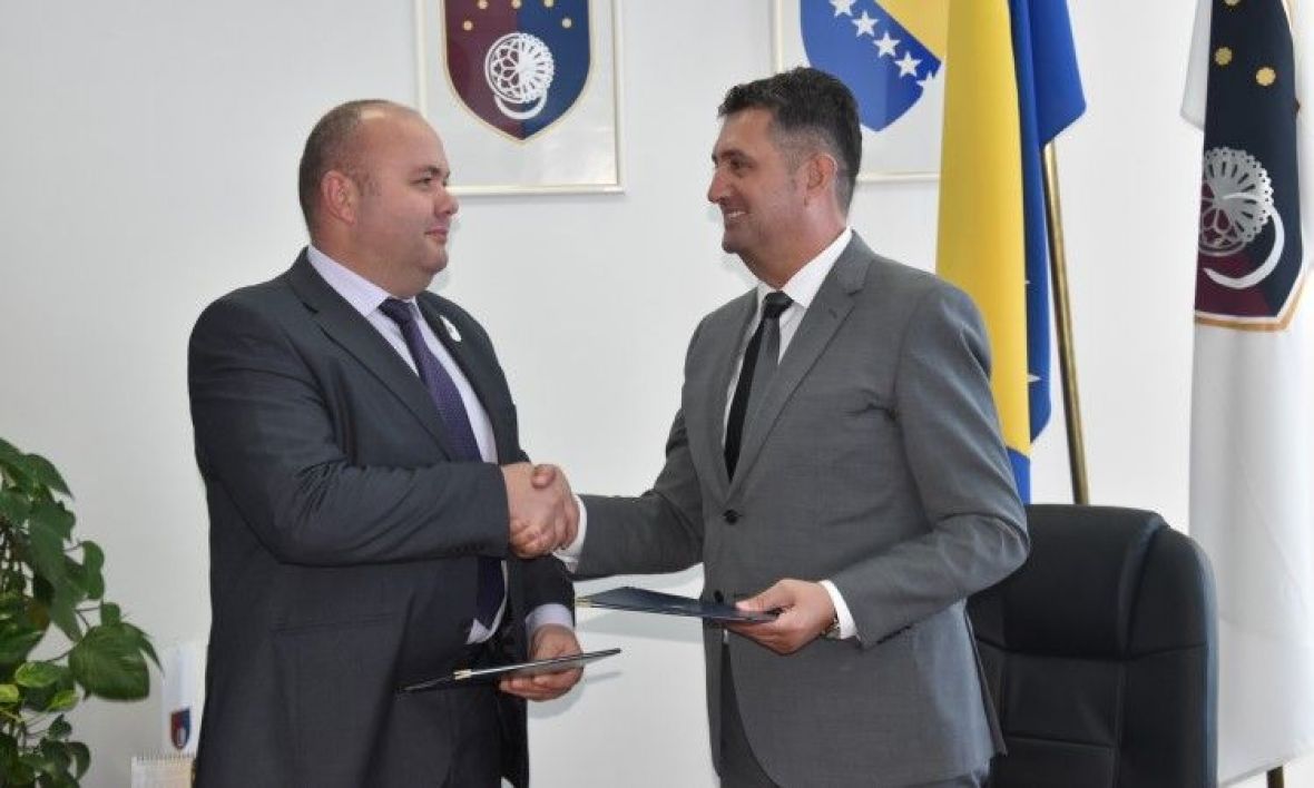 KS /Zolj i Sivro potpisali sporazum o osnovici za obračun plaća radnika ...