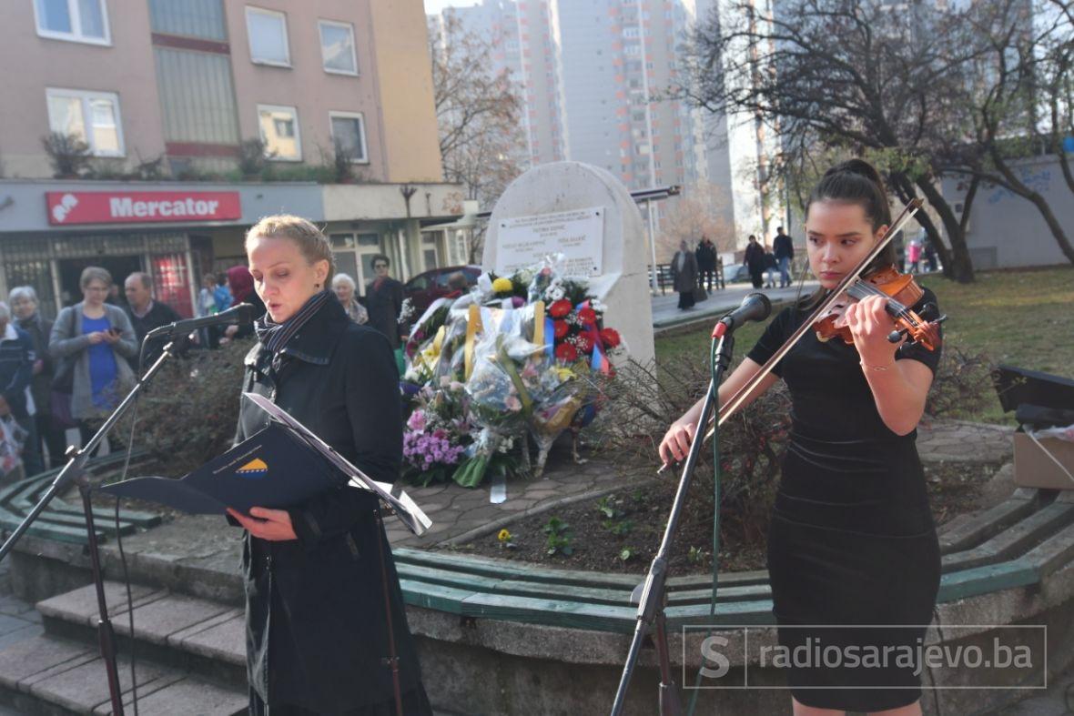 Sjećanje /Ubijeni s olovkama u ruci: Dan kada su poginuli Fatima Gunić ...
