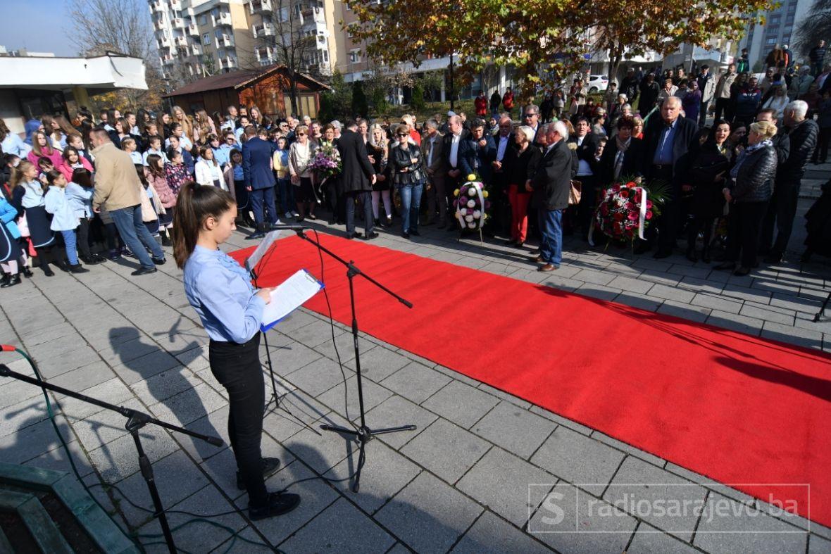 Sjećanje /Ubijeni s olovkama u ruci: Dan kada su poginuli Fatima Gunić ...