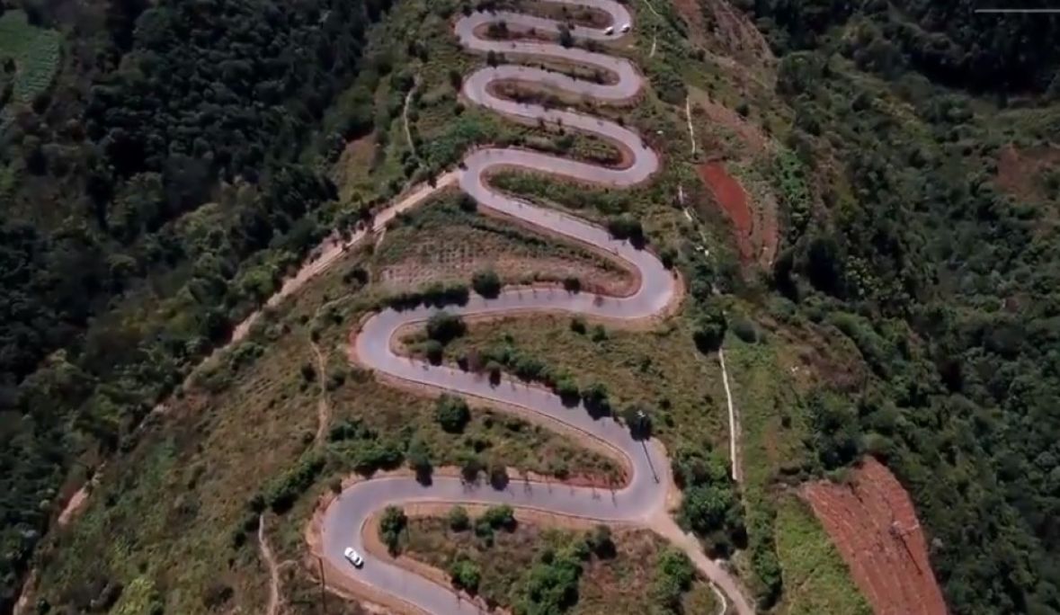 Kina /Izazov za vozače: Jedinstveni put sa 68 krivina / Radio Sarajevo