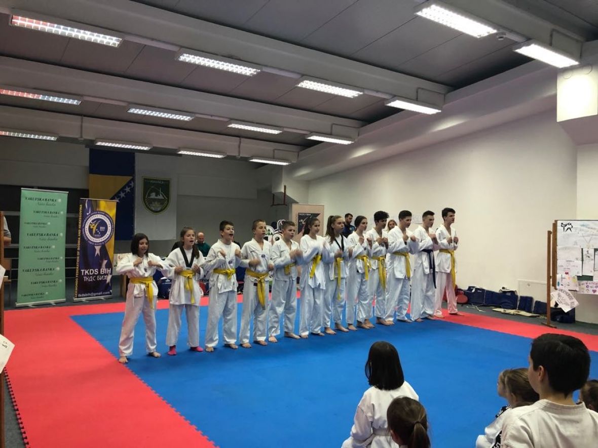 Podrška /Vakufska banka uručila donaciju Taekwondo klubu Victory iz ...