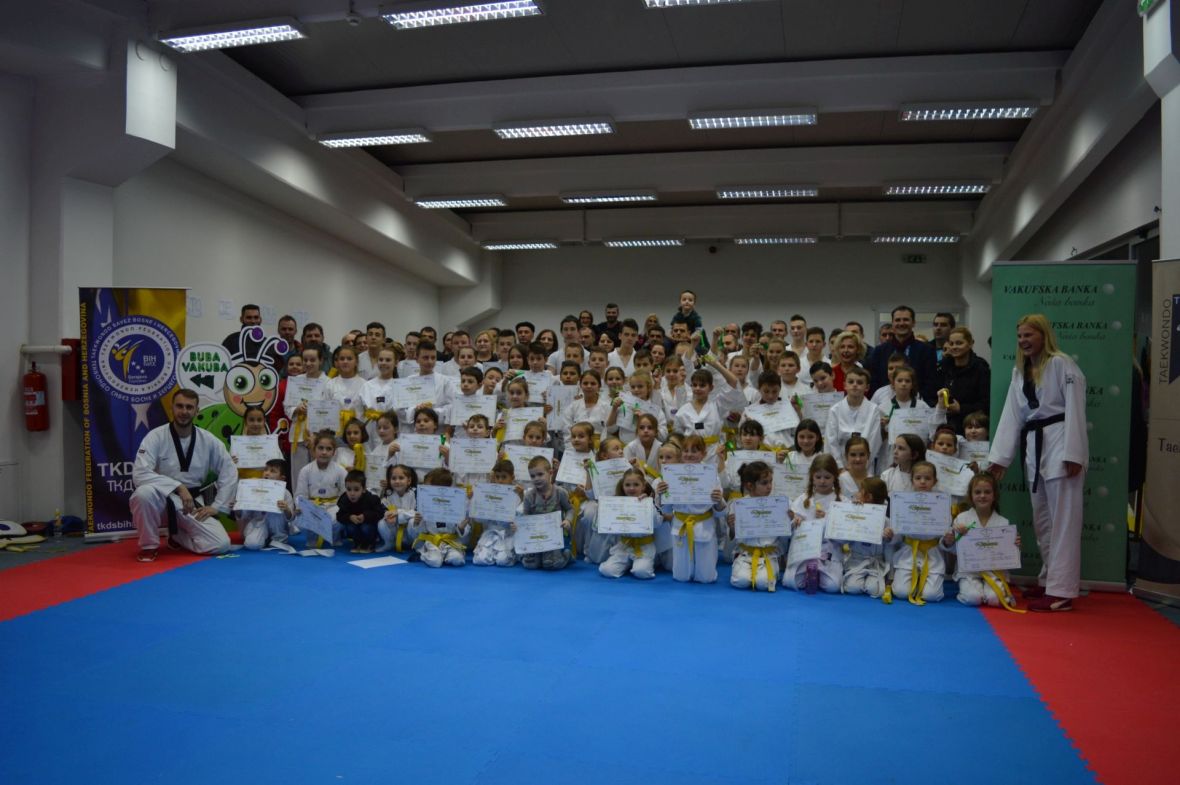 Podrška /Vakufska banka uručila donaciju Taekwondo klubu Victory iz ...